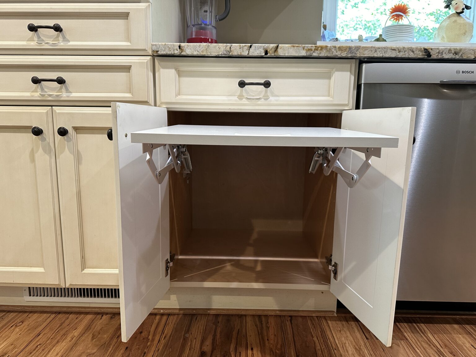 Kitchen Appliance Lift, White - Wood Technology